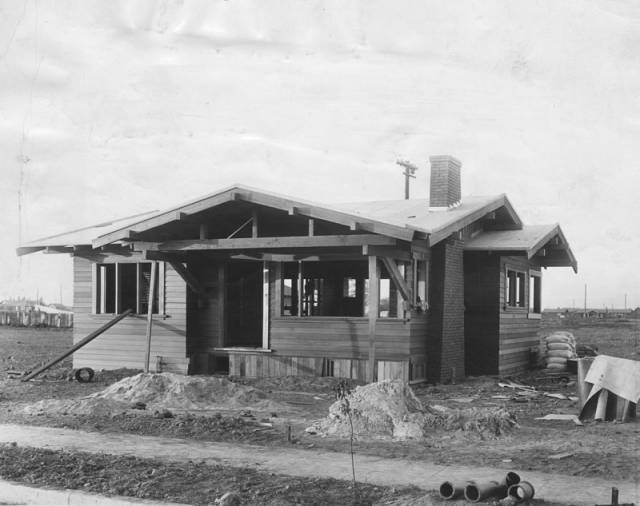 A Brief History Of The Iconic Bungalows Of L.A. – UK Property Guides